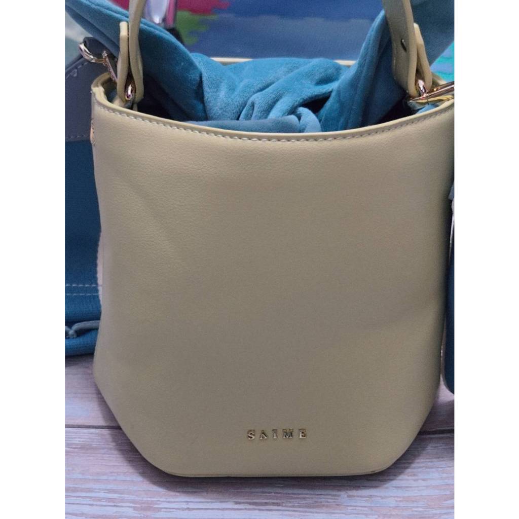 900元(全新)S'AIME 黃色藍兔耳水桶包 | 蝦皮購物