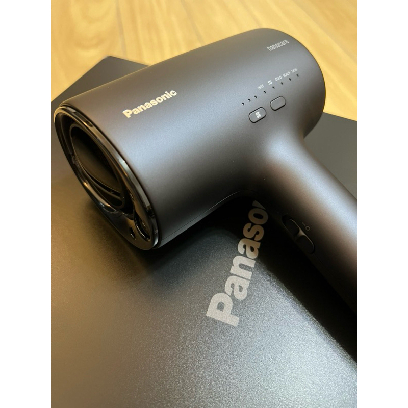 🌟Panasonic nanocare吹風機🌟 EH-NA0J（霧藍色）-全新品🔸非日版水貨🔸含三種吹嘴 | 蝦皮購物