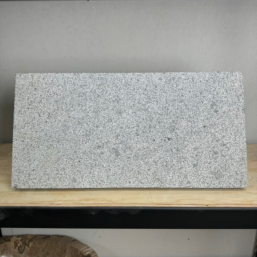 🔸G654灰黑機切荔面版石🔸💎石購意 荔面防滑 石頭 石 觀音石 花崗石 方形 原石 石板磚 地磚 車道磚 踏板 | 蝦皮購物