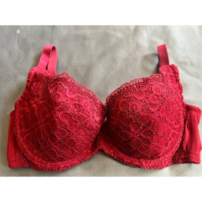 思薇爾SWEAR 女大人紅色蕾絲鋼圈內衣 size：34/75D | 蝦皮購物
