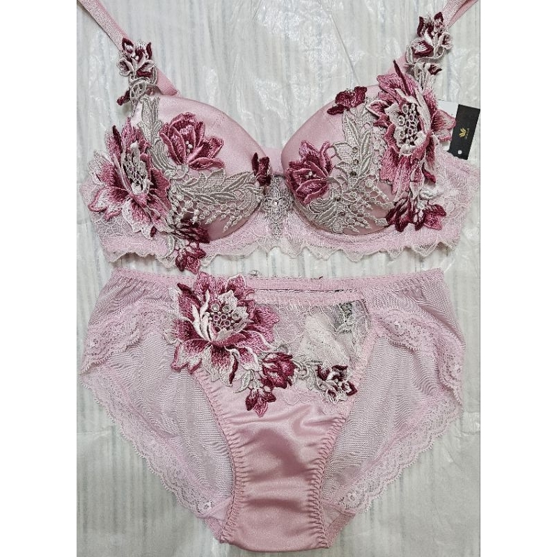 莎露 Salute 日本製 現貨專區 尺寸約70C 75C | 蝦皮購物