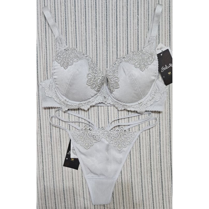 莎露 Salute 日本製 現貨專區 尺寸約70C 75C | 蝦皮購物