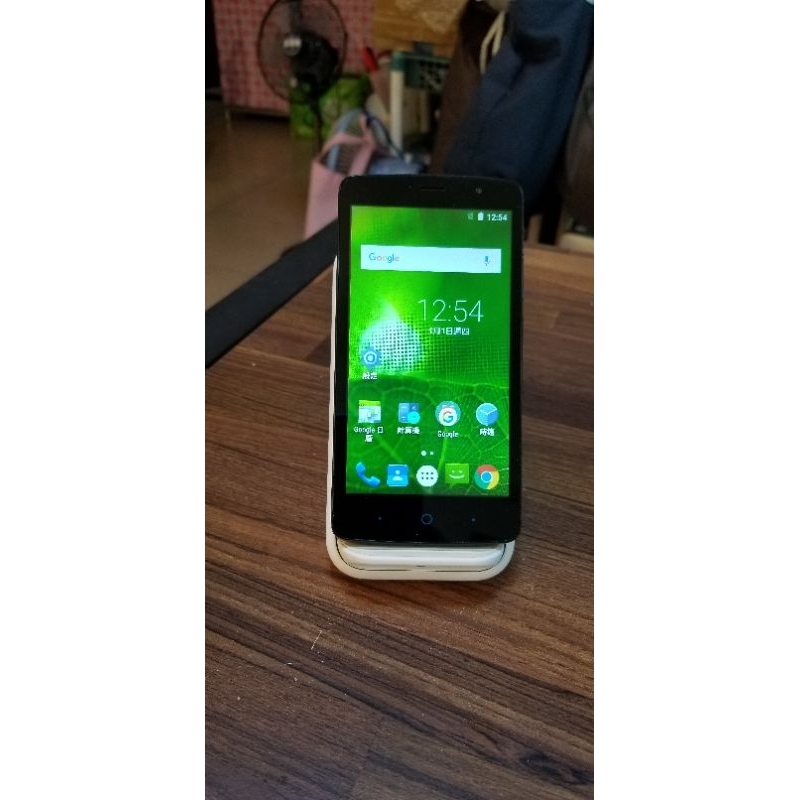 台灣大哥大 TWM Amazing X3S 4G LTE 5 吋 500萬畫素 四核心4G手機當零件機 | 蝦皮購物