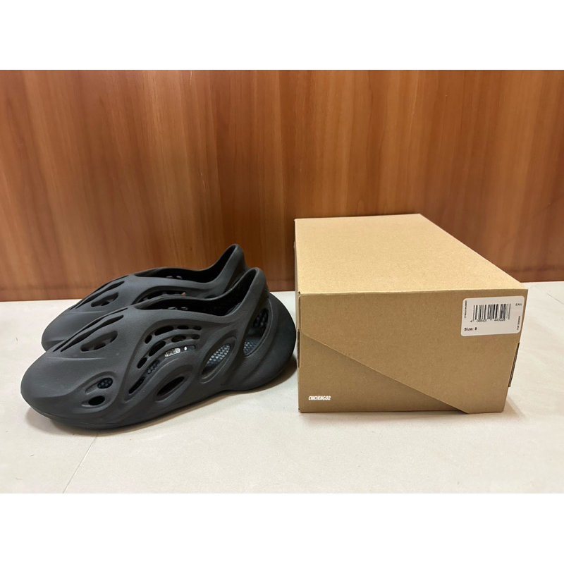 已售出 YEEZY FOAM RUNNER ONYX HP8739 黑 US8 UK8 Adidas | 蝦皮購物