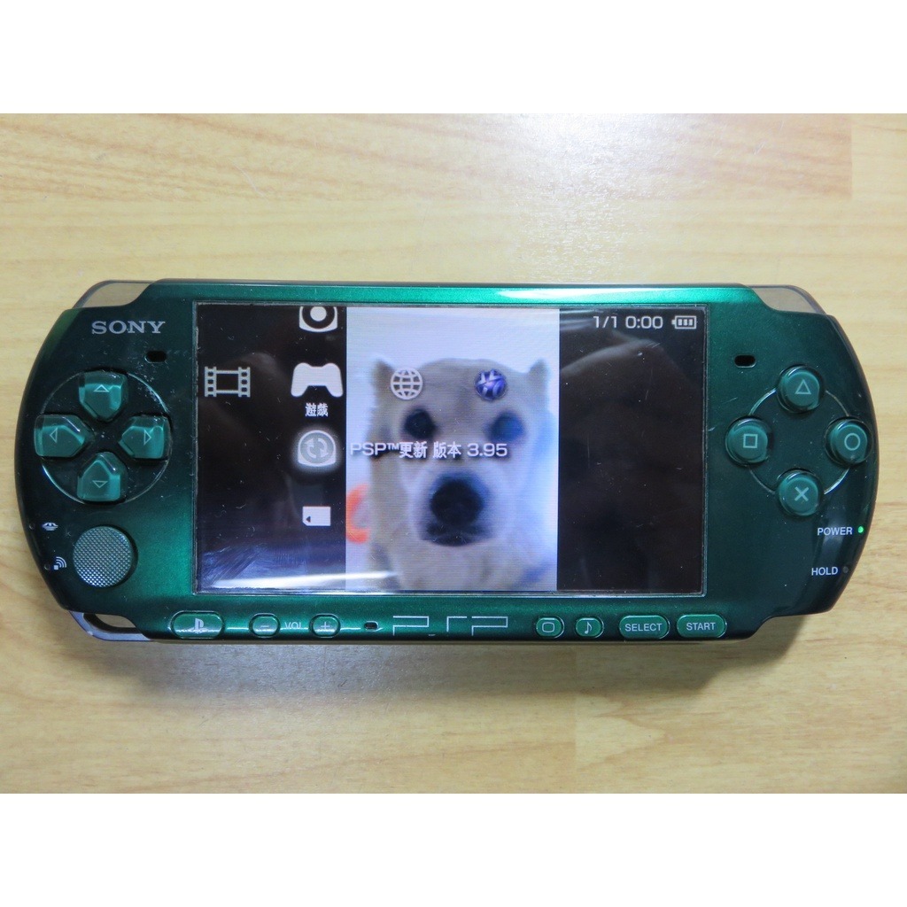 Sony PSP 3007 掌上型 遊戲機+8G記憶體 +全新電池 直購價1800 | 蝦皮購物