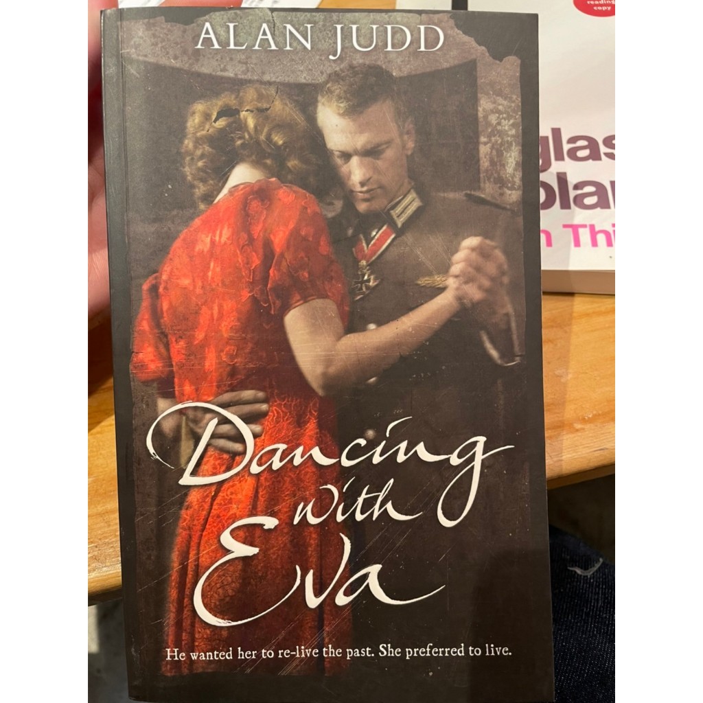 【晃晃書店】〈二手英文〉Alan Judd 《Dancing with Eva》｜Simon & Schuster UK | 蝦皮購物