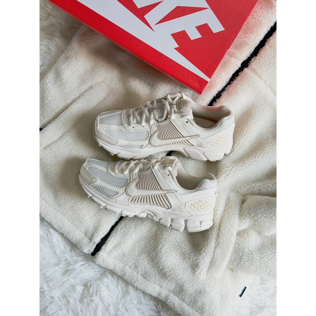 NIKE AIR ZOOM VOMERO 5 杏仁奶茶 FQ6868-111【彼得潘】 | 蝦皮購物
