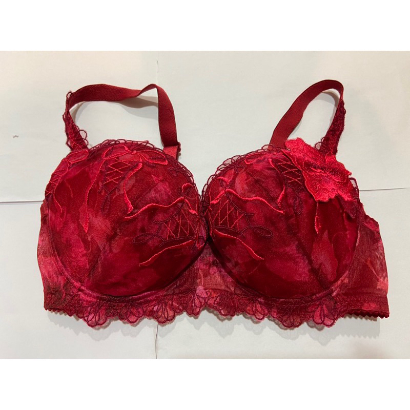 莎露 83G 內衣 尺寸：F70，購買前請詳讀商品描述。 | 蝦皮購物