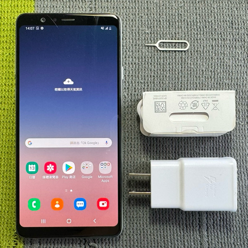 Samsung A8 Star 64G 6.3吋 白 G885 雙卡雙待 A8star A 8 三星 背蓋不密合螢幕刮傷 | 蝦皮購物