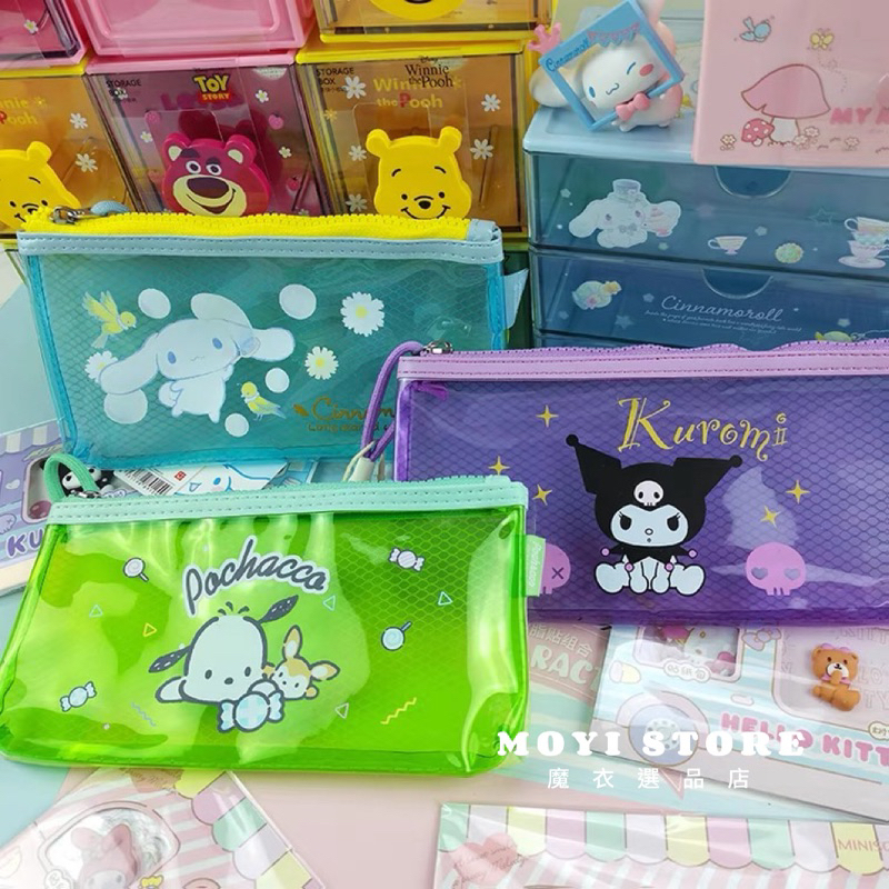 （台灣現貨 24H內秒發）Moyi Store┃正版限量三麗鷗透明果凍筆袋防水袋鉛筆盒文具收納袋大耳狗聖誕禮物交換禮物 | 蝦皮購物