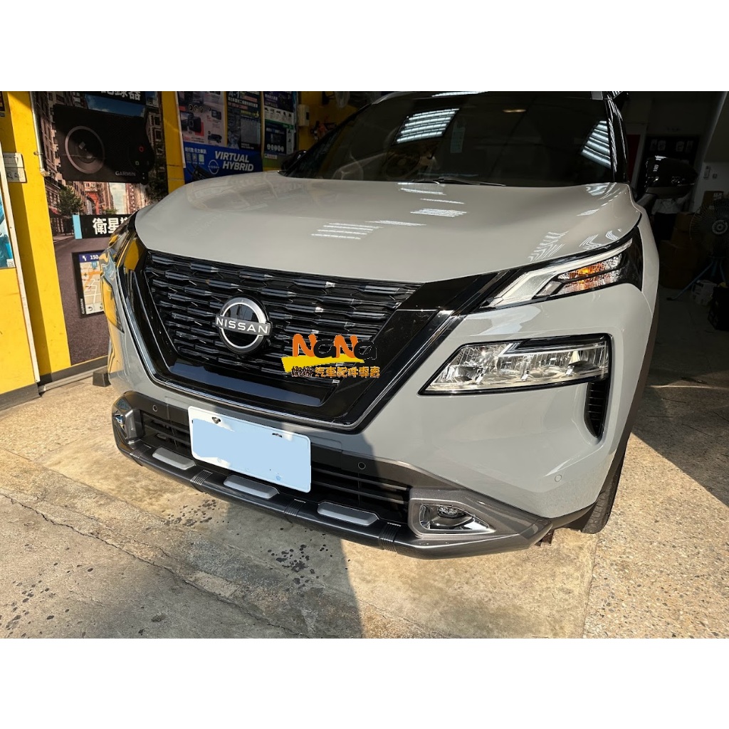 [[娜娜汽車]] 日產 T33 X-TRAIL 專用 V字 U字 中網飾條 ABS 亮黑款 整片式黏貼 | 蝦皮購物