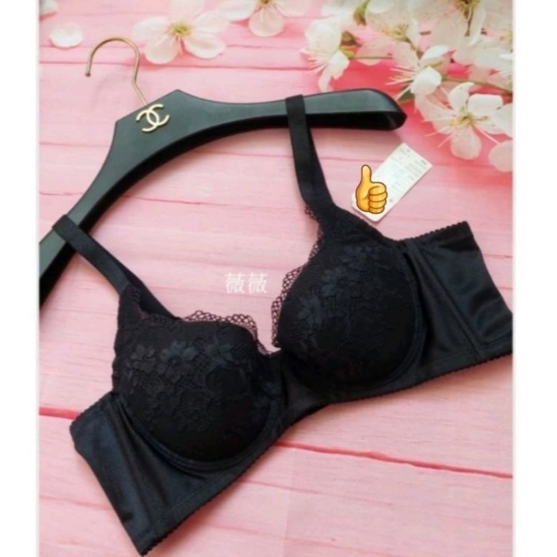 【華歌爾】高脅邊 輕薄 性感蕾絲 集中包覆內衣 75B=34B 優雅黑色 | 蝦皮購物