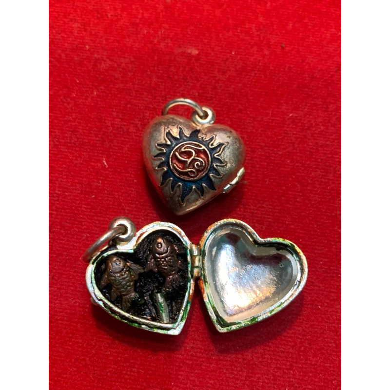 帕阿贊歐2559-2561特別加強版大模心鎖 對於異性或同性都相當有超強大口碑 原廟*厚純銀*符印雕花開合殼 | 蝦皮購物