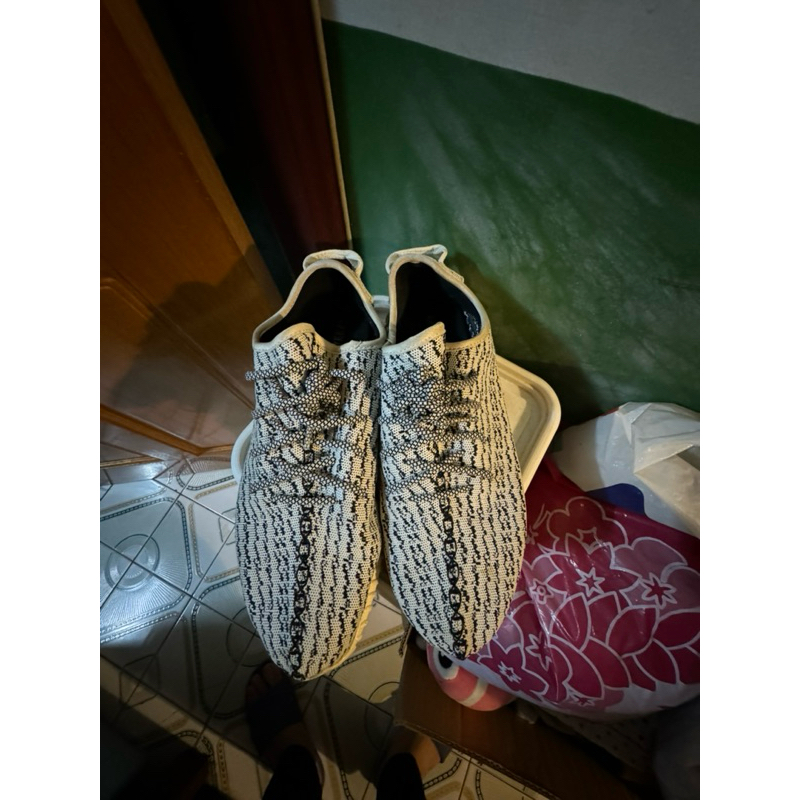 Yeezy boost 350 v1 絕版 us10 FR44極新出清 | 蝦皮購物