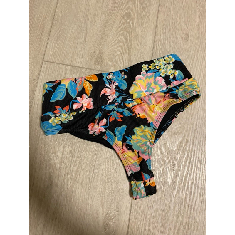 Muii swim 高腰蜜挖臀S 泳褲 | 蝦皮購物