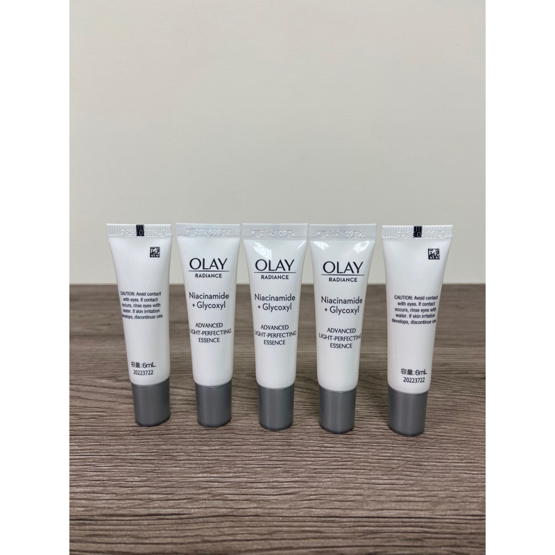 OLAY歐蕾 小白瓶 美白保濕精華30ml / 6ml*5(全新)(momo購入) | 蝦皮購物