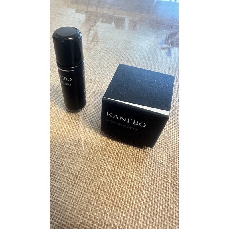 最新 Kanebo 佳麗寶 輕柔潤透美妍粉底 2ml OCC/無暇妍采活力肌粉霜 4g OCC | 蝦皮購物