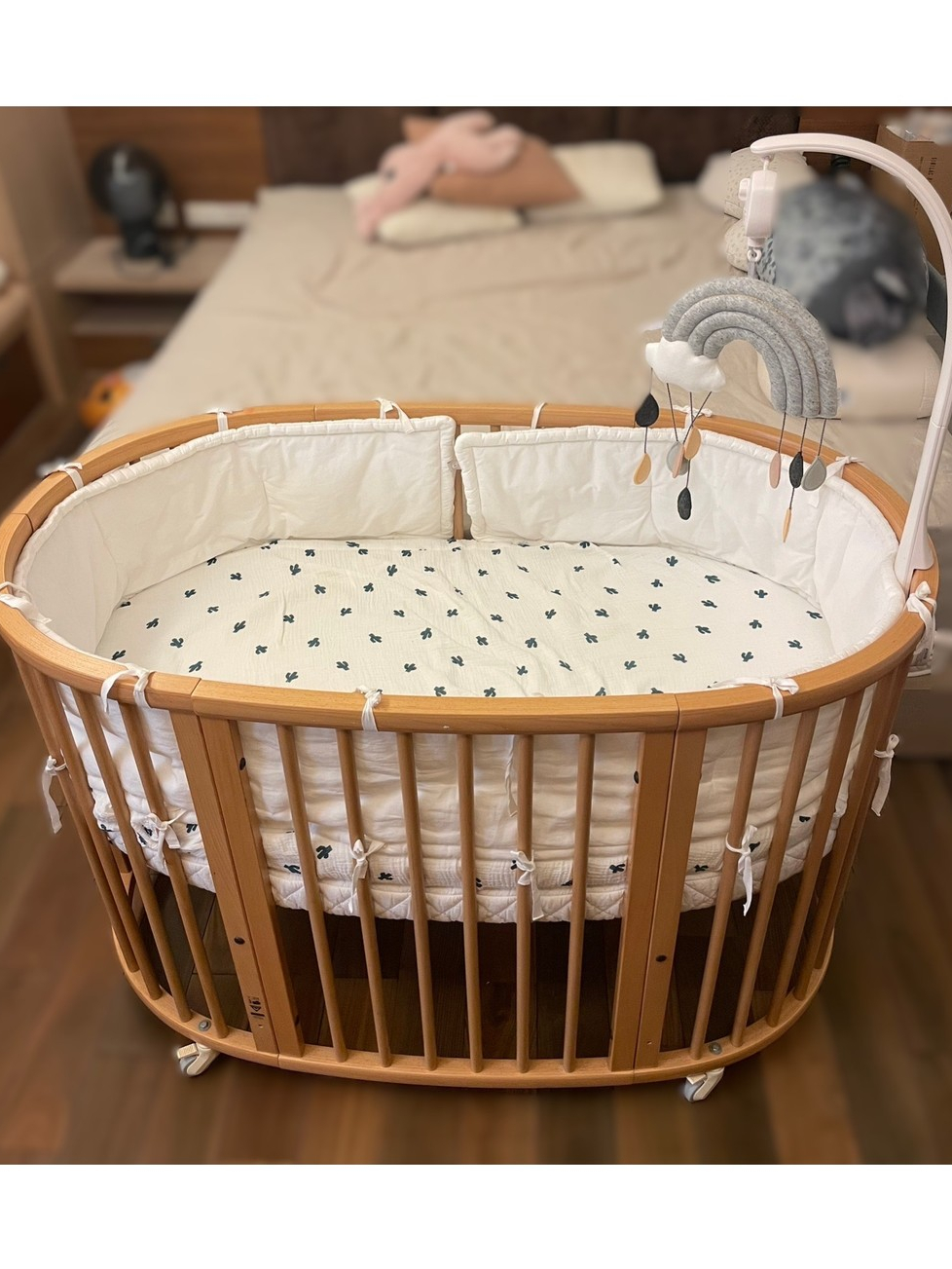 STOKKE Sleepi Bed V2 嬰兒床 (中床) 含原廠床墊床圍+Hugsie透氣水洗床墊 二手 | 蝦皮購物