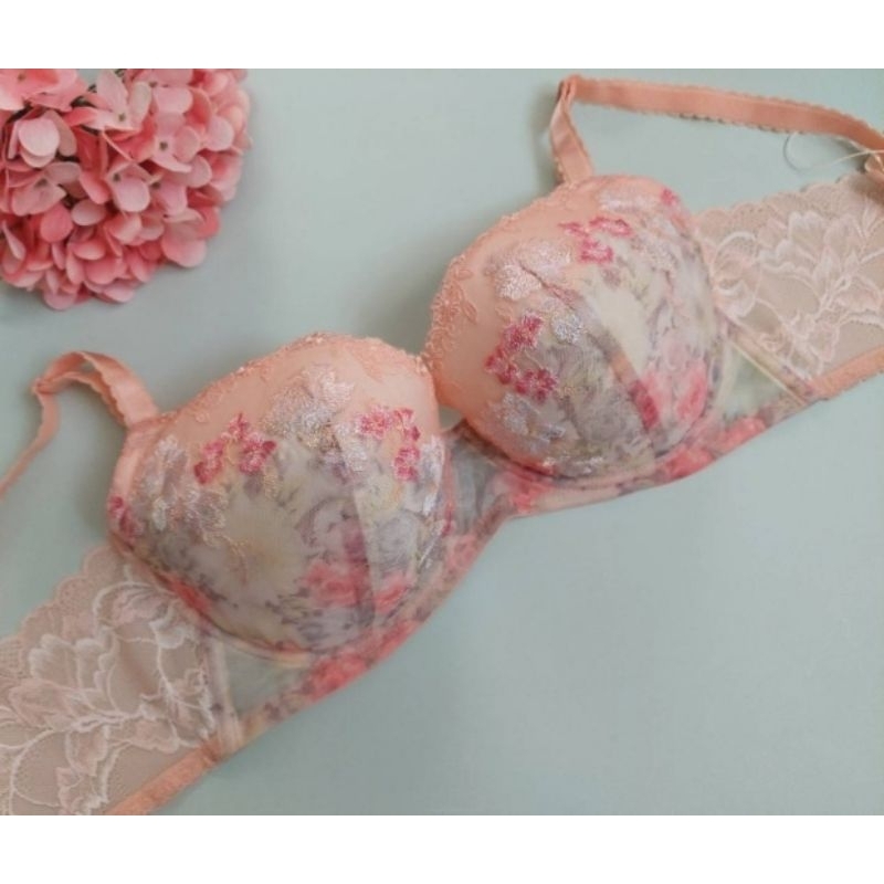 🌺 金華歌爾 🌺 花卉刺繡蕾絲 透氣 蕾絲包覆內衣 美背 80E＊36E 日本進口 | 蝦皮購物