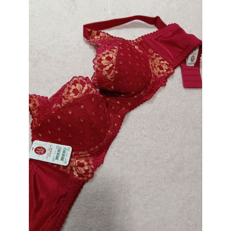 曼黛瑪璉全新75D罩杯/34D包覆內衣熱力紅開運招財本名年 | 蝦皮購物