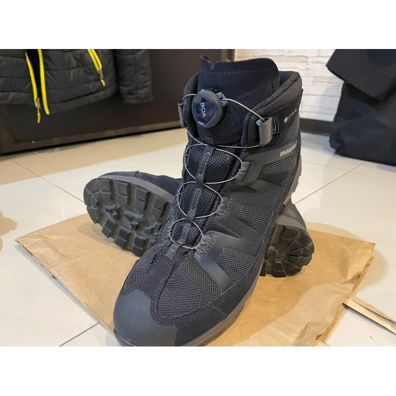 降價囉～換旅費啊mont-bell 登山鞋 BOA Men's | 蝦皮購物