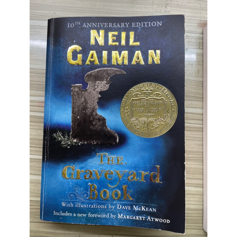 Neil Gaiman The Graveyard book | 蝦皮購物