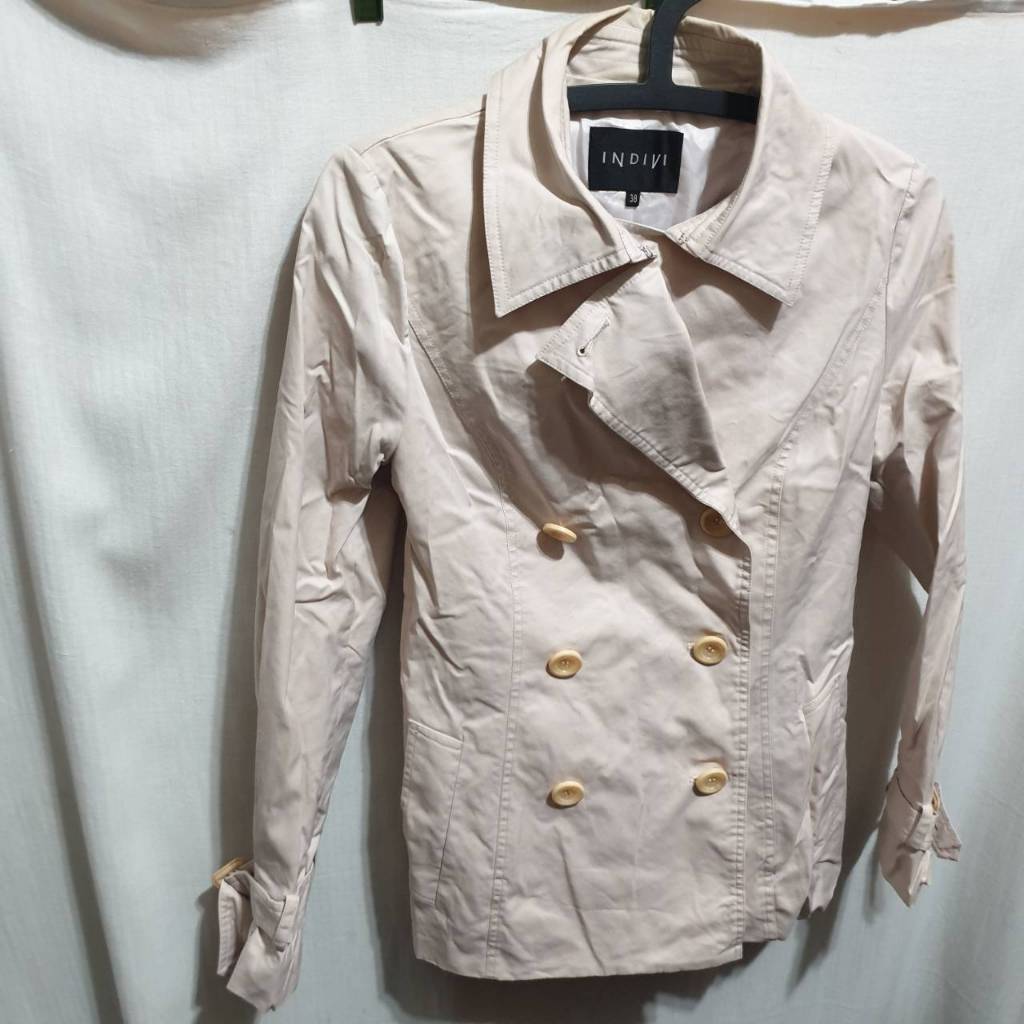 姜小舖M號INDIVI淺色尼龍長袖風衣(38號)春秋 防風 外套 冷氣房 空調 素色 純色 | 蝦皮購物