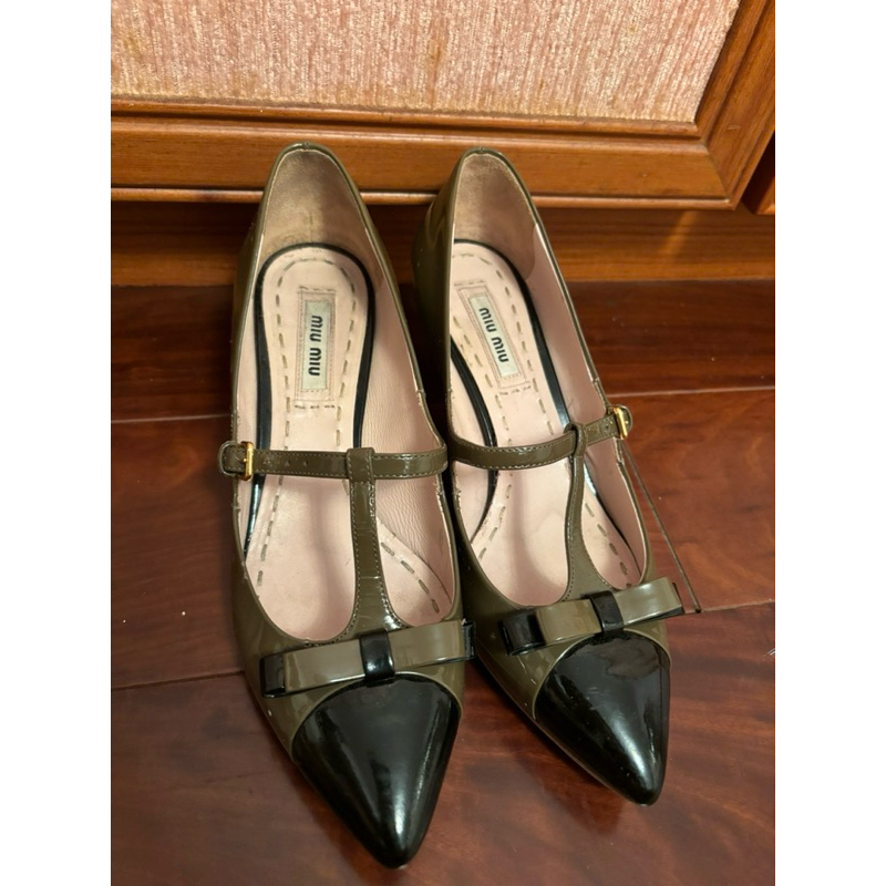 [二手]美國正店購入Miumiu 35.5號_軍綠色低根瑪麗鞋（5公分鞋跟) | 蝦皮購物