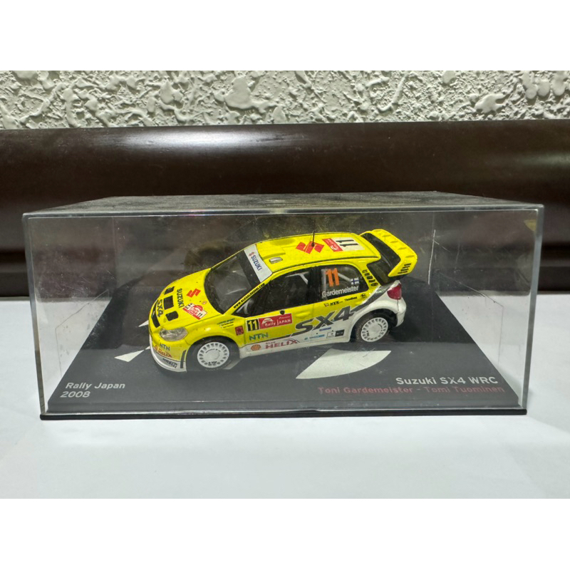 [有缺件]娃娃機商品 1/43 Rally car 拉力賽車 Suzuki SX4 WRC 經典收藏 夾物 壓克力盒 | 蝦皮購物