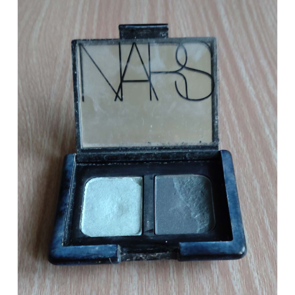 二手近全新95%內容物 NARS CLEO 雙色眼影 淺藍綠 SOGO忠孝館購入的 Made in CANADA | 蝦皮購物