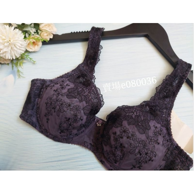 2色【金華歌爾】日本進口 舒適 透氣 軟鋼圈 全罩杯 精緻刺繡蕾絲 包覆內衣 80B=36B 原價2680 | 蝦皮購物