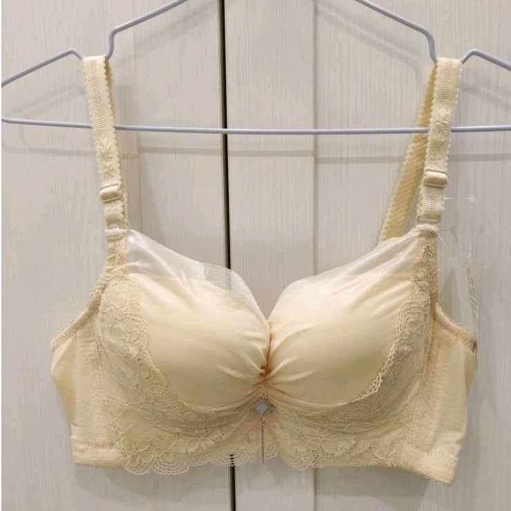 （全新）蔻緹亞 蕾絲內衣 爆乳內衣 蕾絲胸罩 饅頭杯 厚杯 女生內衣 (34/75B) | 蝦皮購物