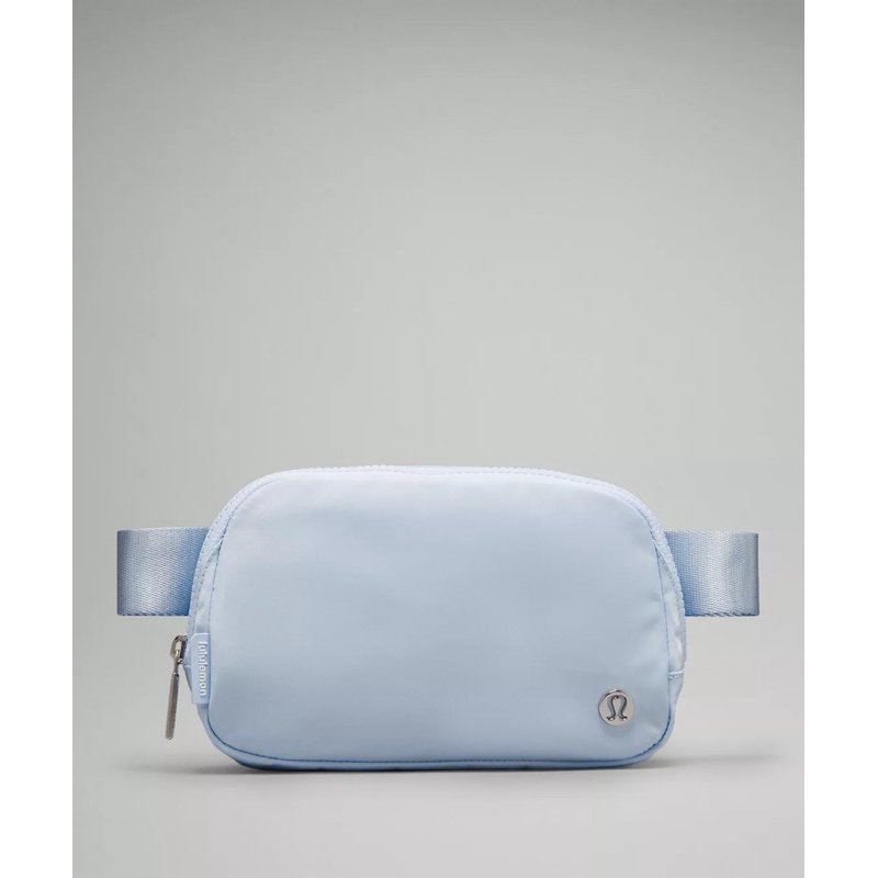 《全新 // LULULEMON》 Everywhere Belt Bag - Windmill | 蝦皮購物