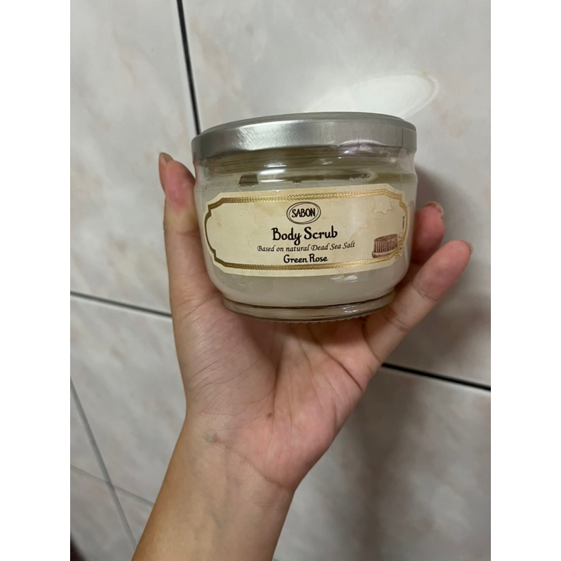 【SABON 】身體磨砂膏 綠玫瑰味 320g 附專用勺Body Scrub-Green Rose 320g | 蝦皮購物