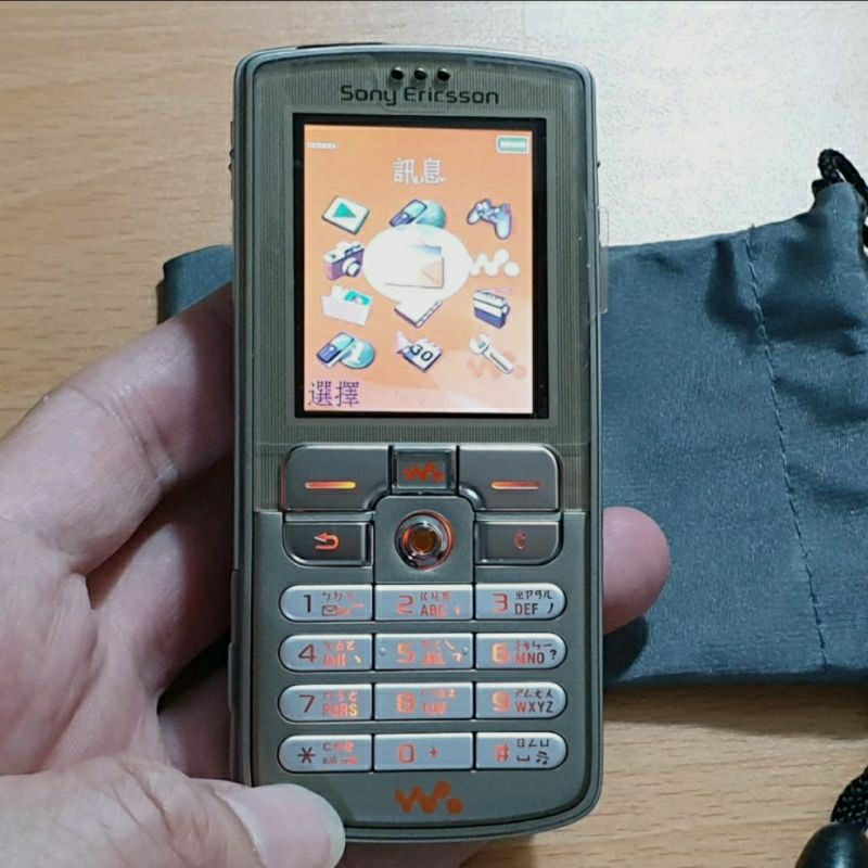 出清經典收藏 Sony Ericsson W700i 200萬 walkman 手機 外觀全新 金色 原廠盒裝 | 蝦皮購物