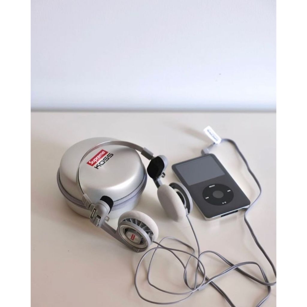 米菲美國* Supreme x Koss Portapro Headphones 耳機| 蝦皮購物 米菲美國* Supreme x Koss Portapro Headphones 耳機| 蝦皮購物