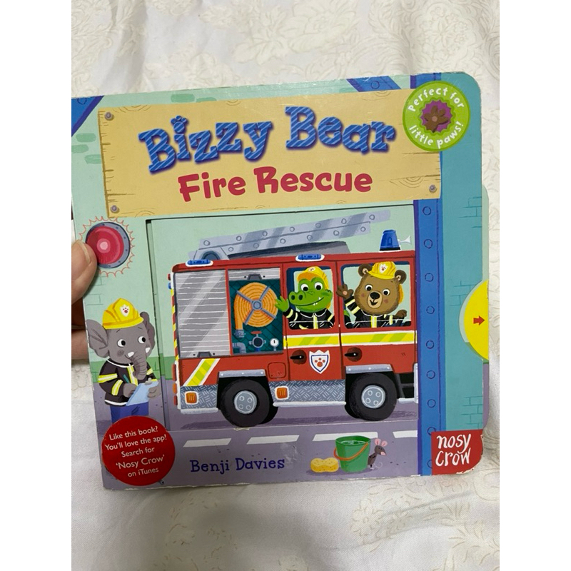 二手 舊版Bizzy bear Fire Rescue 消防車 熊 童書 硬頁書 外文書 英文 | 蝦皮購物