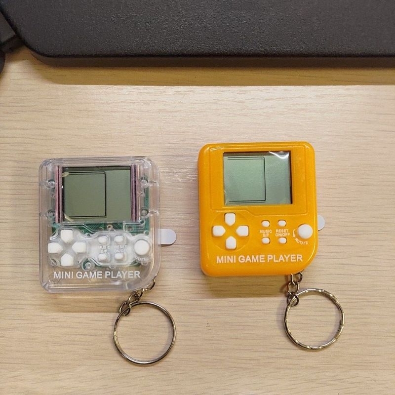 掌上型遊戲機 MINI GAME PLAYER 扭蛋 多種小遊戲 俄羅斯方塊 鑰匙圈 4.2cm * 4.7cm | 蝦皮購物