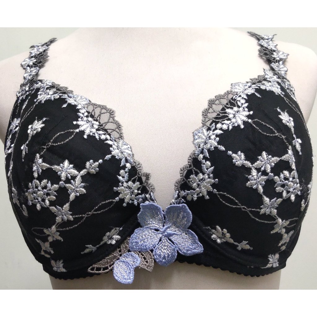 惜福良品｜日本製 Wacoal 華歌爾 花系列優雅刺繡款 (黑) 罩杯尺碼：34/75D 內衣 / 胸罩，「看商品描述」 | 蝦皮購物