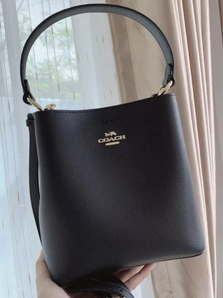 台灣現貨 全新正品 Coach 1011 舊款式 小款水桶包 黑色皮革 SMALL TOWN BUCKET BAG | 蝦皮購物