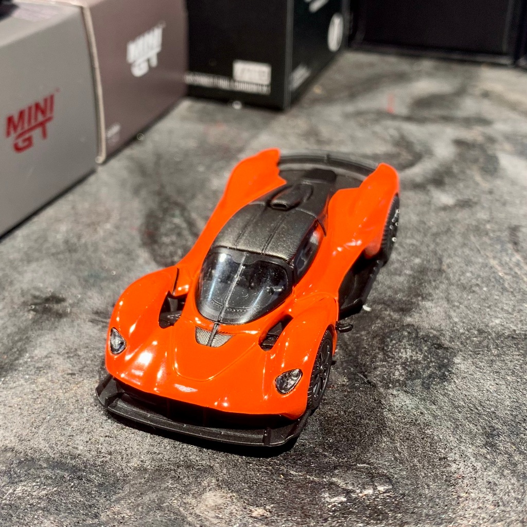 免運 當日出貨 MINI GT Aston Martin Valkyrie 橘 紅 女武神 678 模型車 | 蝦皮購物