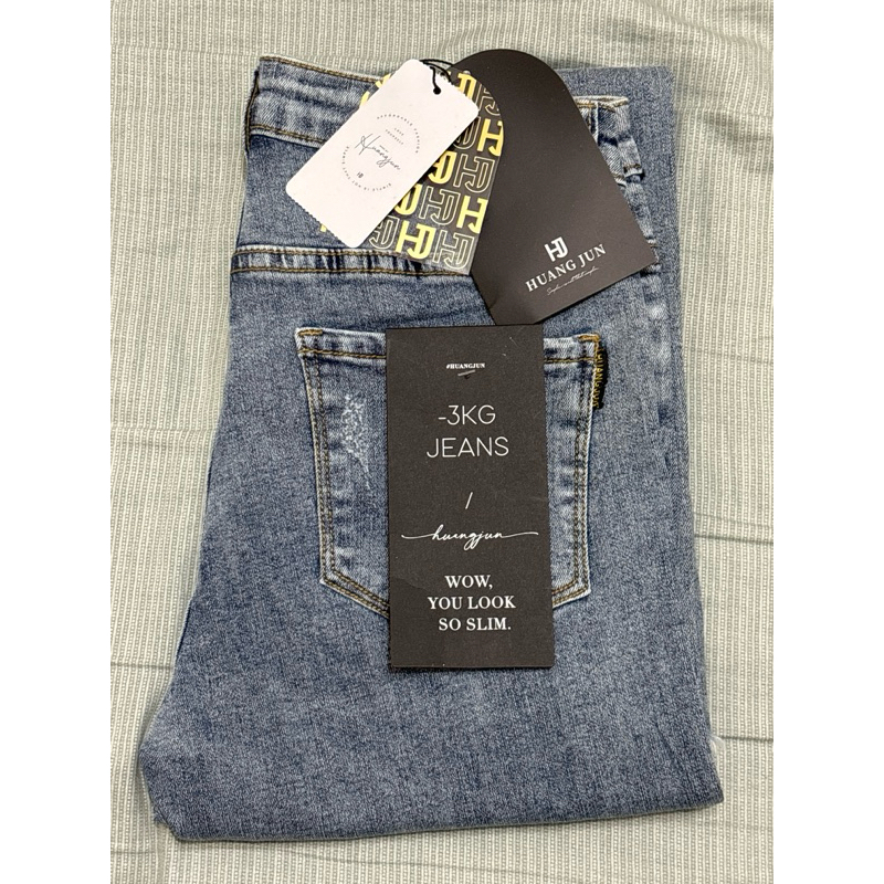 全新 HUANG JUN藍色牛仔褲-3kg S號 | 蝦皮購物