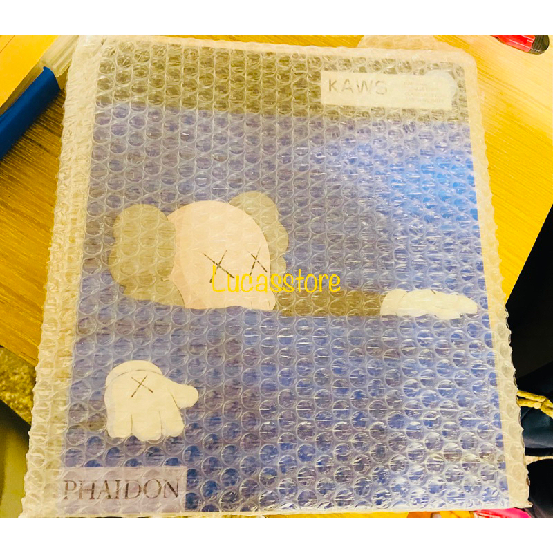 [現貨]lucas store kaws artbook art book uniqlo 書本 | 蝦皮購物