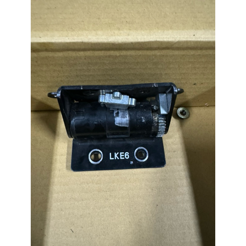 （二手）副廠貨 光陽 超5 G5 G6E雷霆座墊鉸鏈 座墊彈簧 自動彈起器 | 蝦皮購物