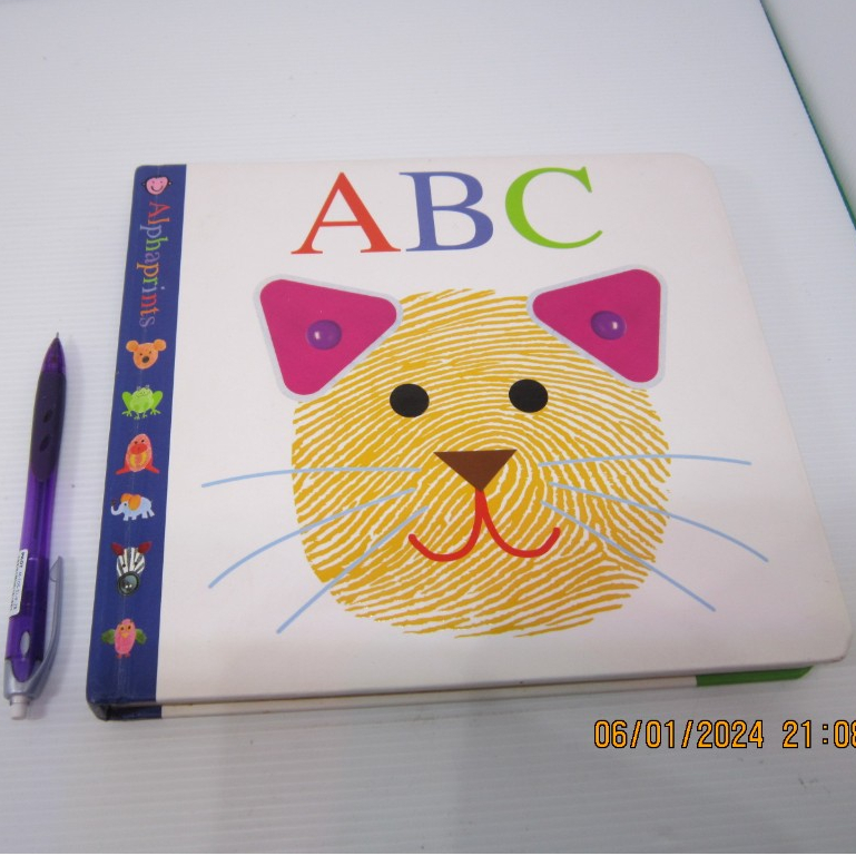 「二手書」ABC Alphaprints Touch and Feel Priddy (硬紙本) 英文繪本 board | 蝦皮購物