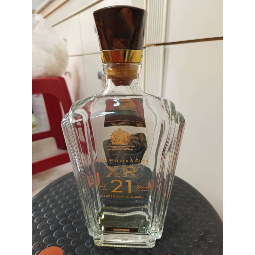 【銓芳家具】約翰走路 XR21年 威士忌酒瓶 750ml 空酒瓶 酒瓶燈 露營燈 玻璃水瓶 藝術擺飾品 醬料瓶 釀酒瓶 | 蝦皮購物