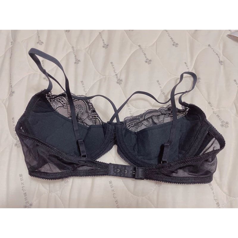 QMOMO 薄蕾絲內衣 2/1杯 75E | 蝦皮購物