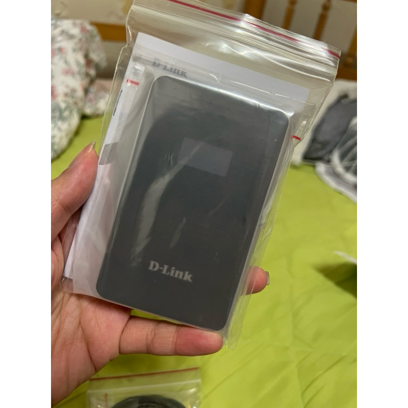 D-Link 友訊 DWR-933 4G LTE 可攜式無線路由器 路由器 無線網路 內建鋰電池 寬頻分享器 | 蝦皮購物