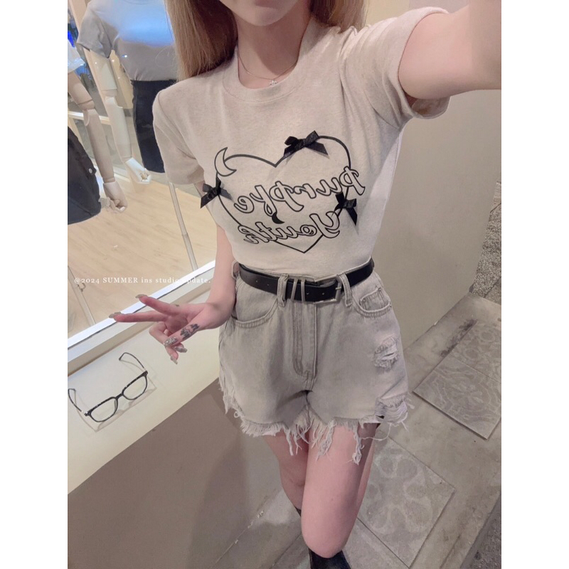 Yi_shop • ins 《白.花杏 現/預》獨家！甜美愛心圓領蝴蝶結上衣 蝴蝶結 Y2K | 蝦皮購物