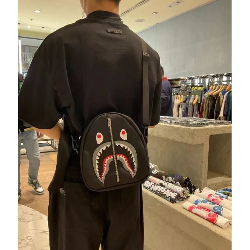 xsPC A bathing ape Bape SHARK SHOULDER BAG 鯊魚斜背包 | 蝦皮購物
